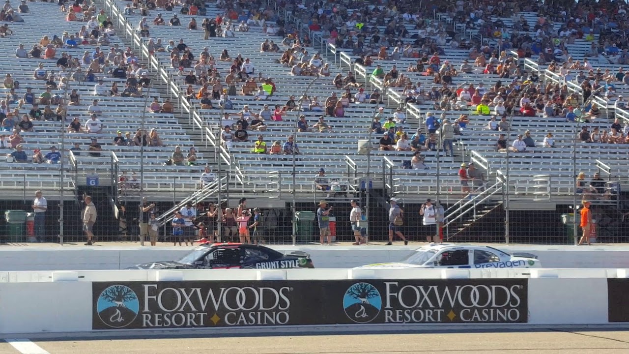 KADYN BERRY Pit Box with FLEX SEAL NASCAR team of Garrett Smithley JD ...