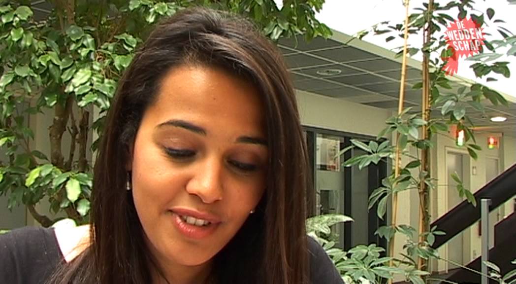 Tatyana Beloy doet mee aan De Weddenschap - YouTube