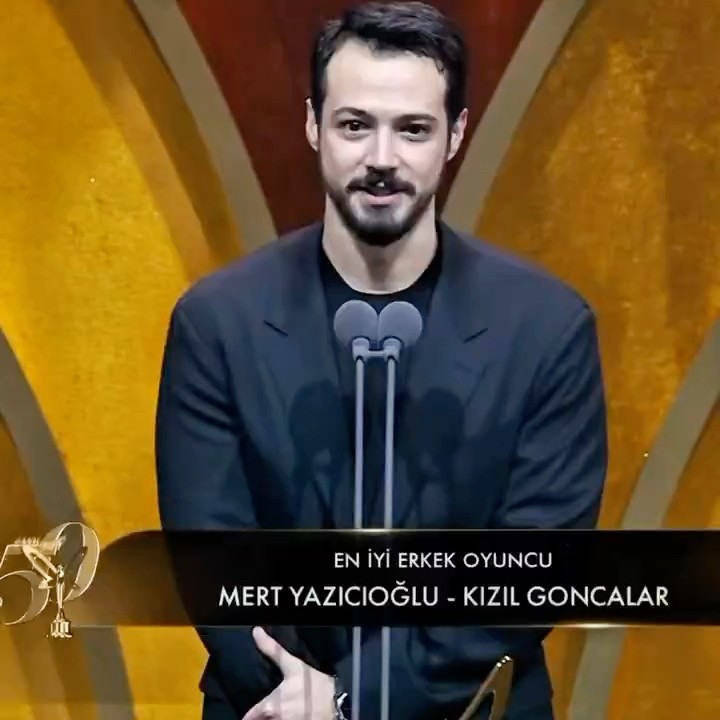 En iyi erkek oyuncu Mert Yazıcıoğlu 🤍 #cünzey #kızılgoncalar #mertyazıcıoğlu #trending #shorts # ...