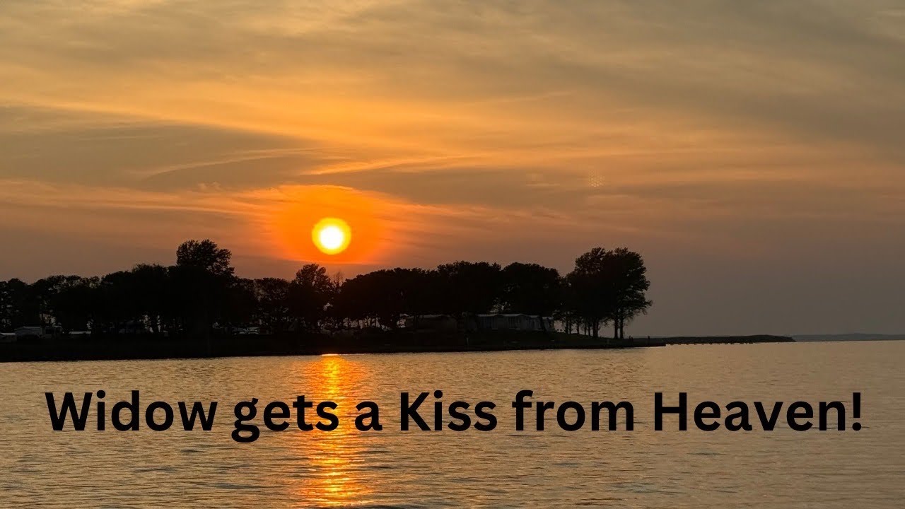Widow gets a Kiss from Heaven! - YouTube