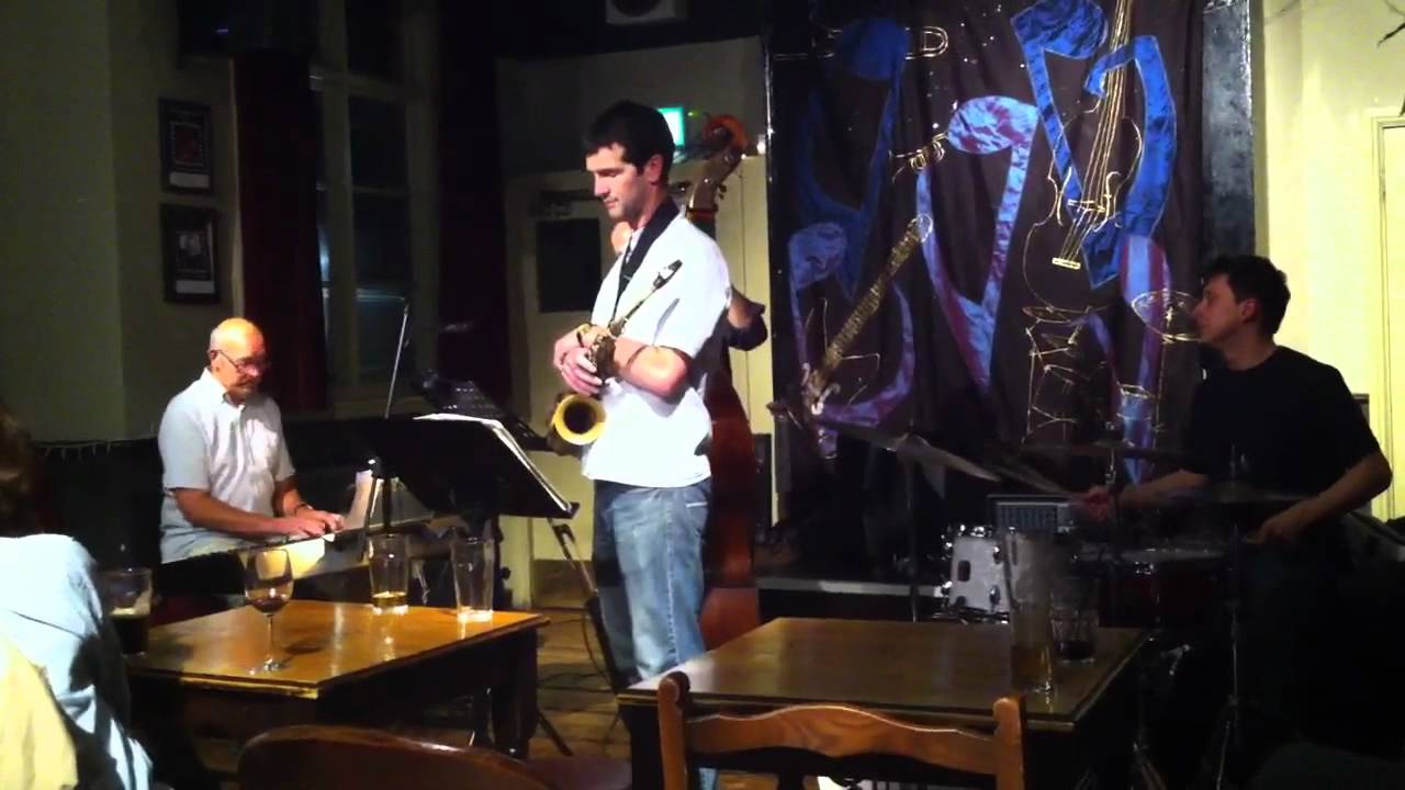 Jazz@Lescar Freddie Garner Quartet. 10/08/11 - YouTube