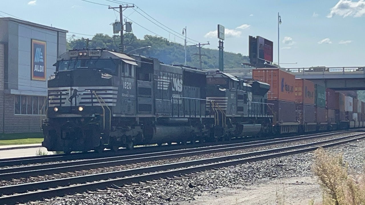 NS 1820 Leads a Short 268 Through Homestead PA - YouTube