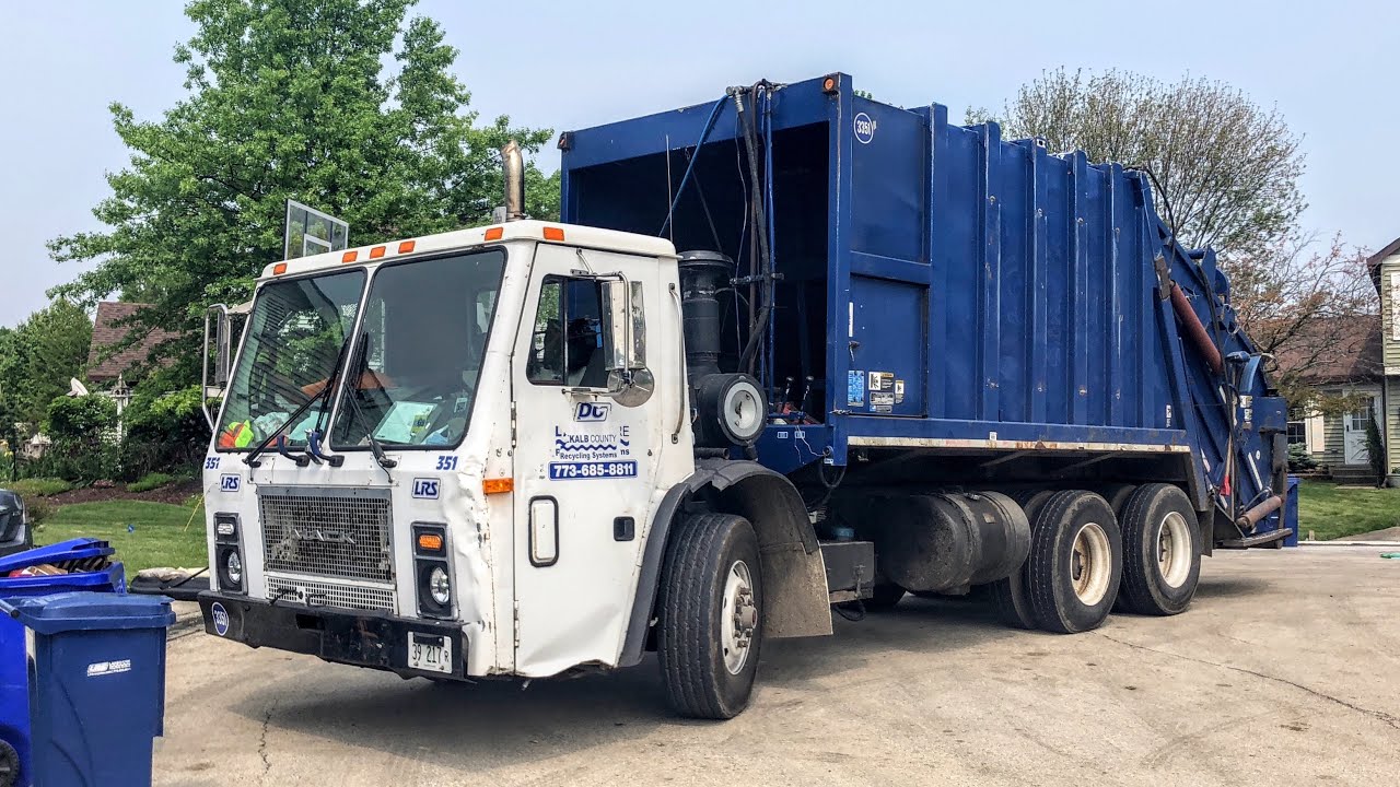 A Classic 1996 Leach 2Rll Atop a Mack LE! - YouTube