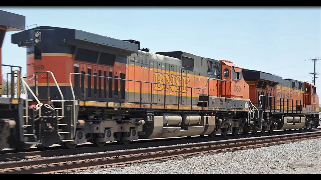 BNSF and Amtrak in Corona, California (with H1.5) - YouTube