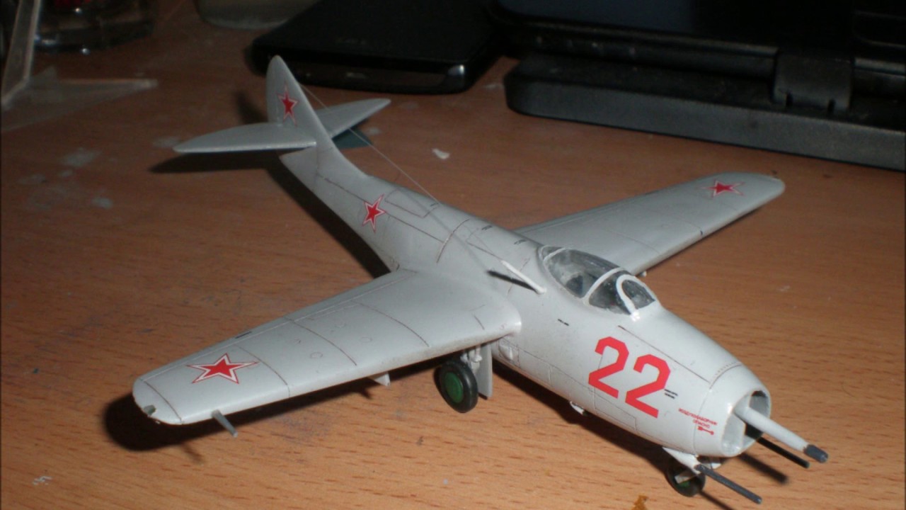 MiG-9 Amodel 1/72 - YouTube