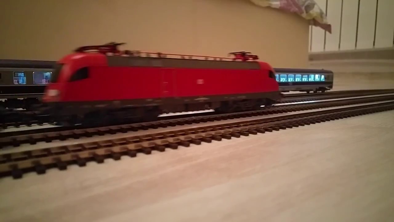 Locomotiva Piko Taurus cu sunete de EC CFR - YouTube