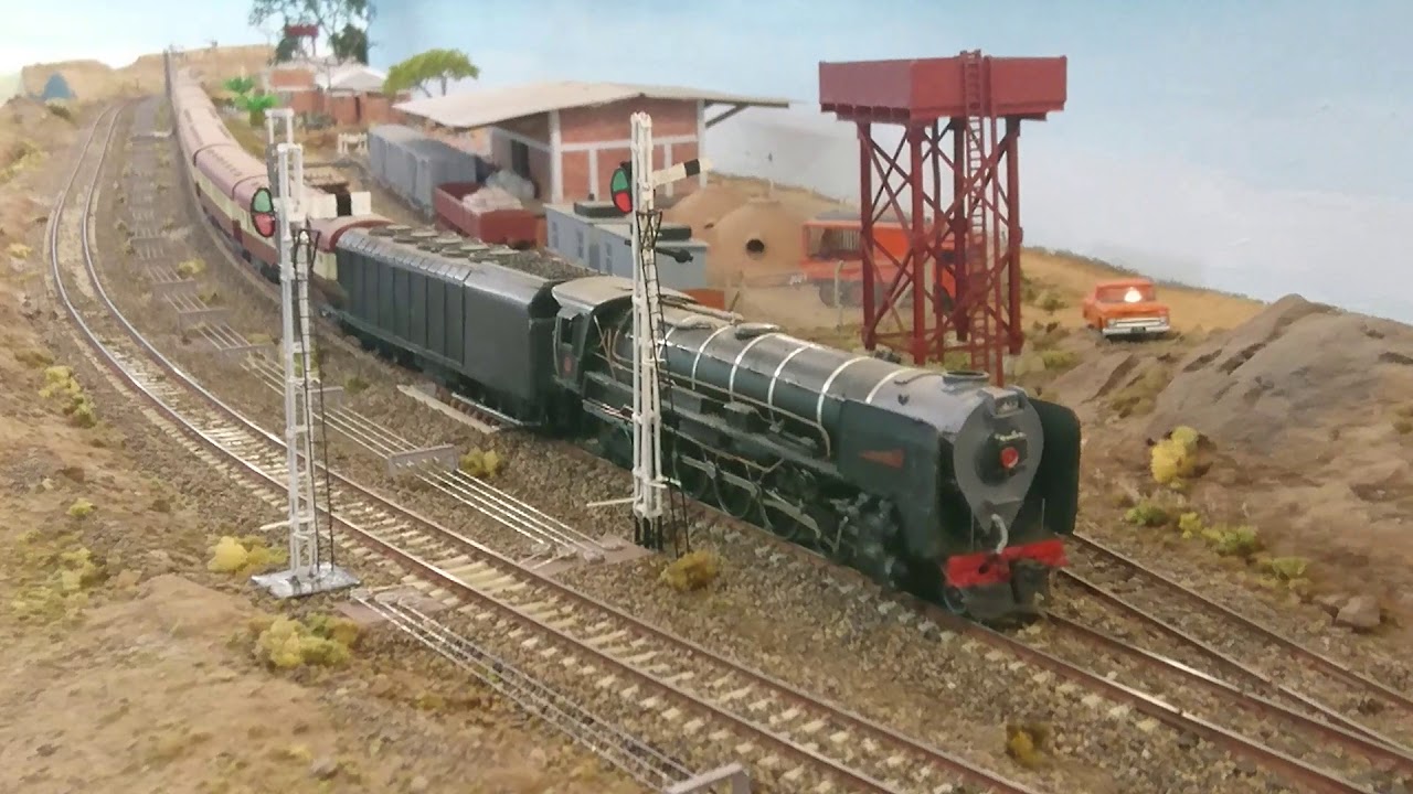 Trains, HO Model Tains, South African Railways, Karoo. - YouTube
