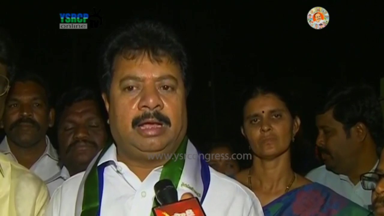 Ananthapur : YSRCP Leader Gurunath Reddy participates in " Gadapa ...