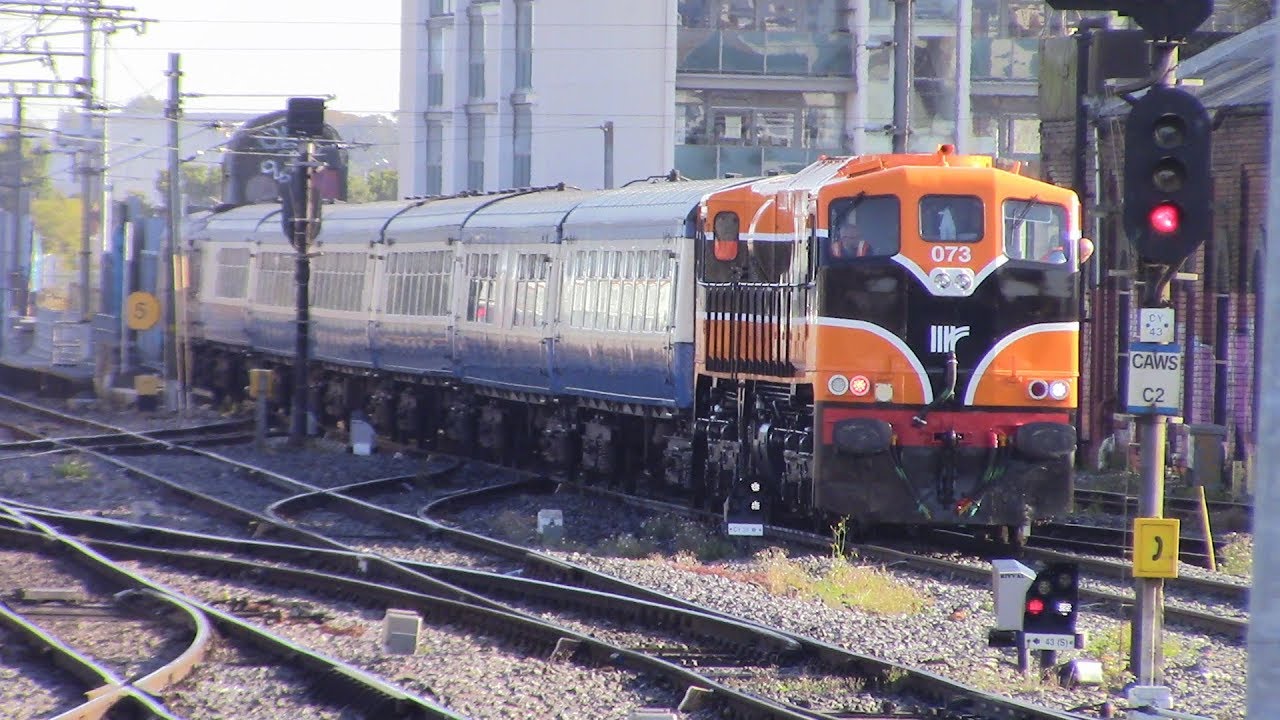 Retro IE 071 Class loco 073 on the Emerald Isle Express 25/9/17 - YouTube