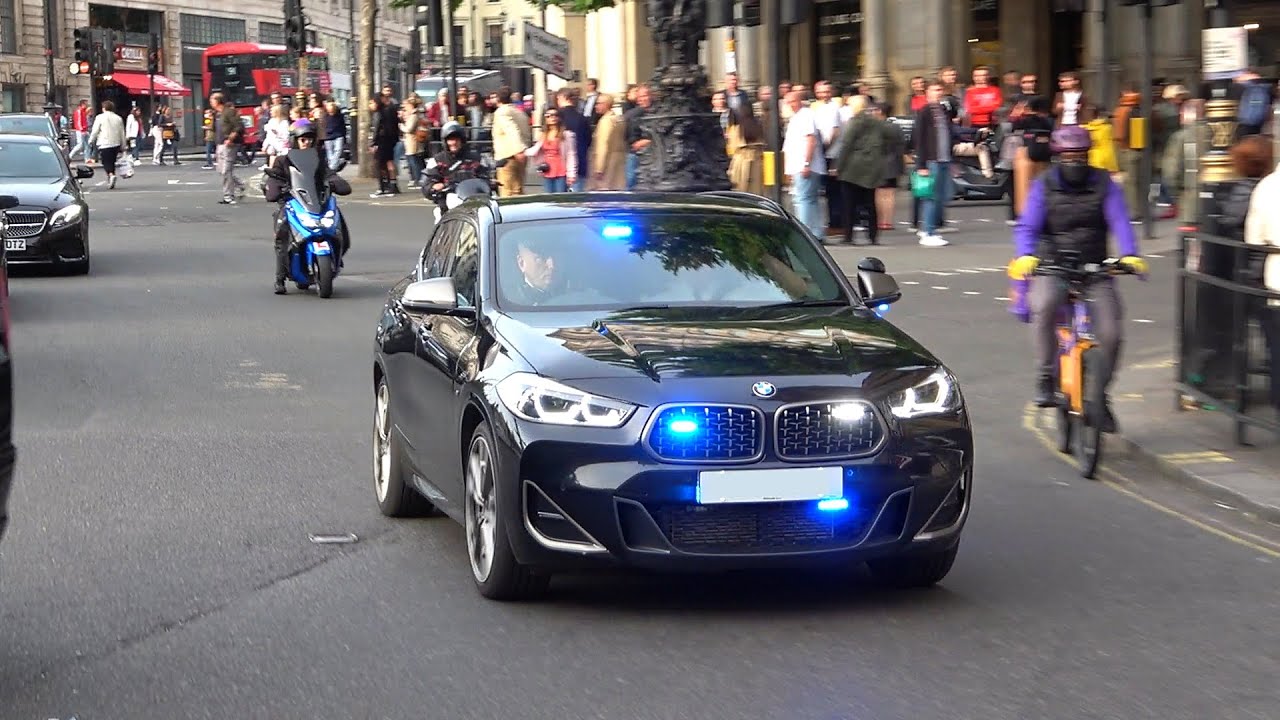 Unmarked BMW X2 M35i police car responding in London - YouTube
