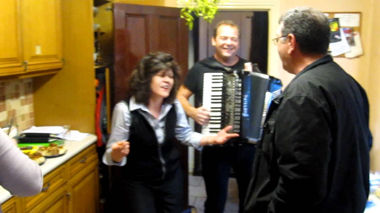 Ide Mile Lajkovackom prugom - YouTube