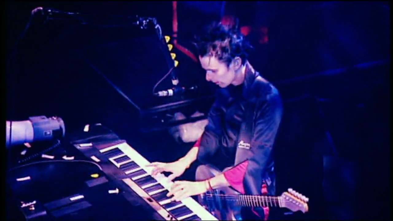 Muse - New Born [ Live ] - YouTube