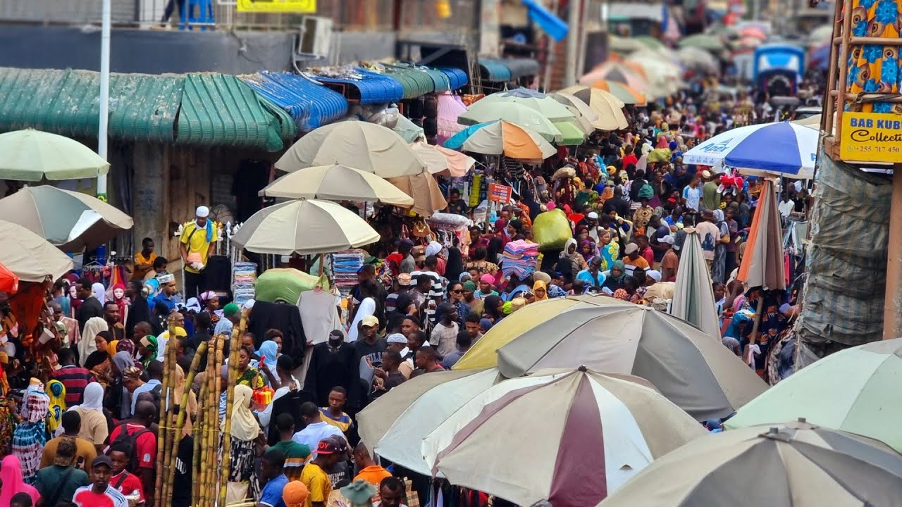 Kariakoo, Tanzania's Biggest Market #kariakoo #walking #tanzania - YouTube