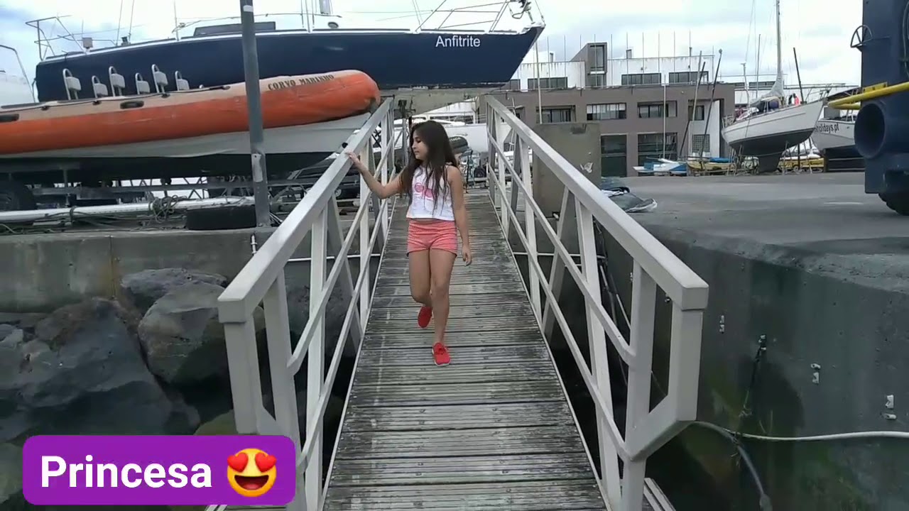 Ciganos dos Açores (Aixa model ) - YouTube