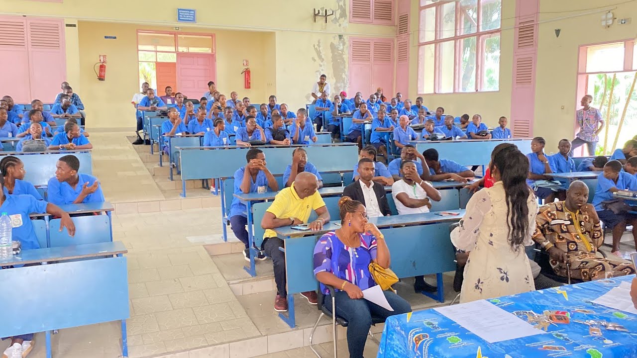 JPO à l'IUT de Douala: Visite des élèves de Terminale du lycée de ...
