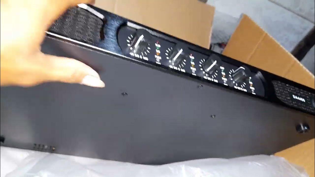 Unboxing power BOMGE DA4400 power clas d 4chaenel - YouTube