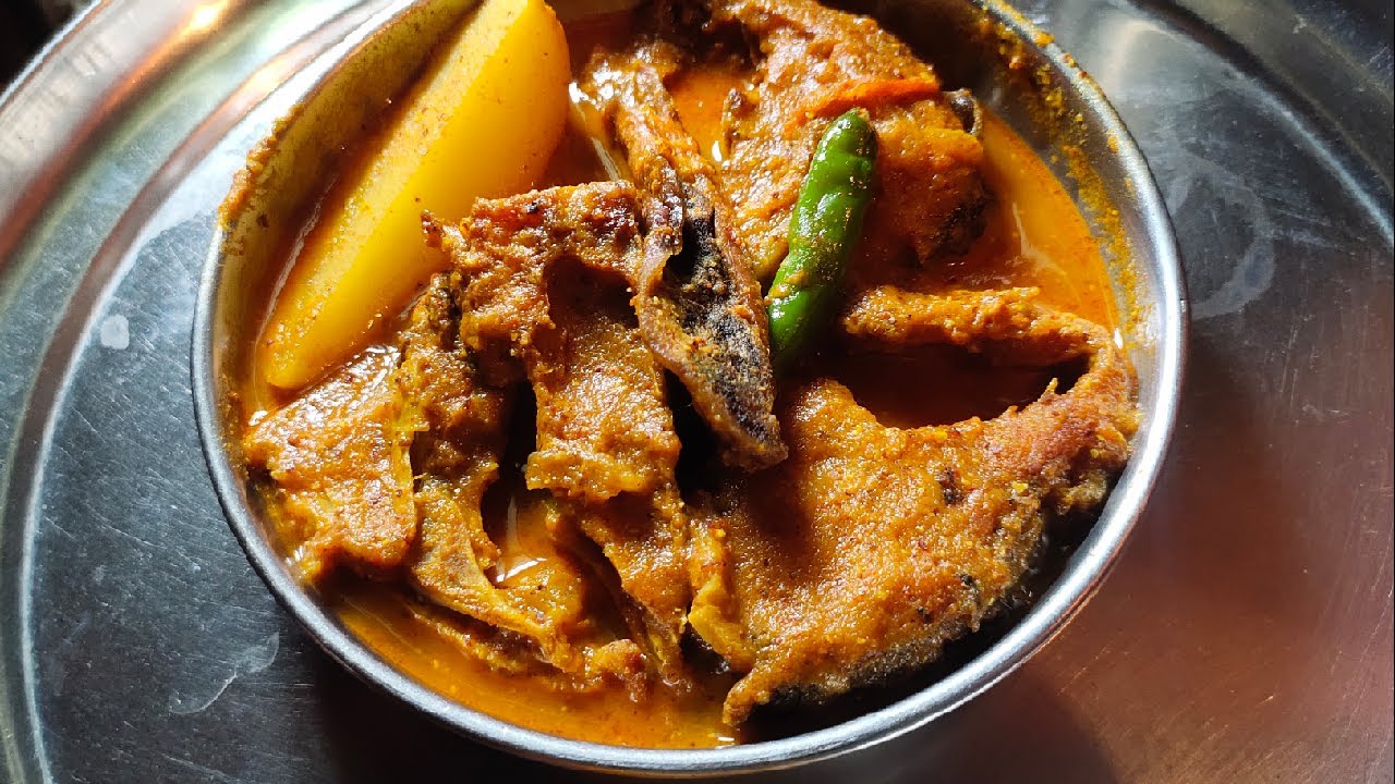 Fish curry.macha jhol.odia style machali ki curry thodi khati ur thoda ...