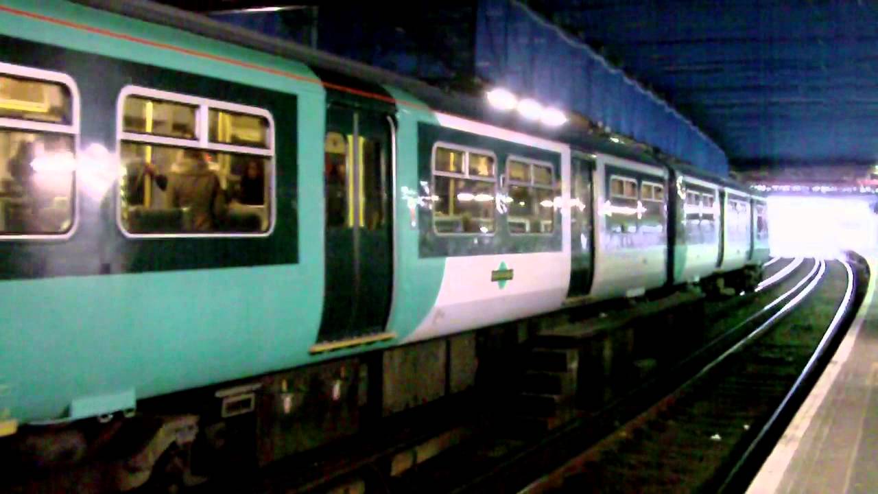 Southern — London Bridge Station (Class 456) - YouTube