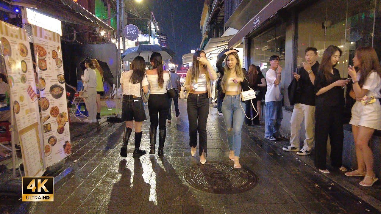 [Itaewon 4K]Seoul Night Walk!! ~ 비가 내리는 토요일 밤 이태원 ~ 분위기 간지나네요 ~ !! - YouTube
