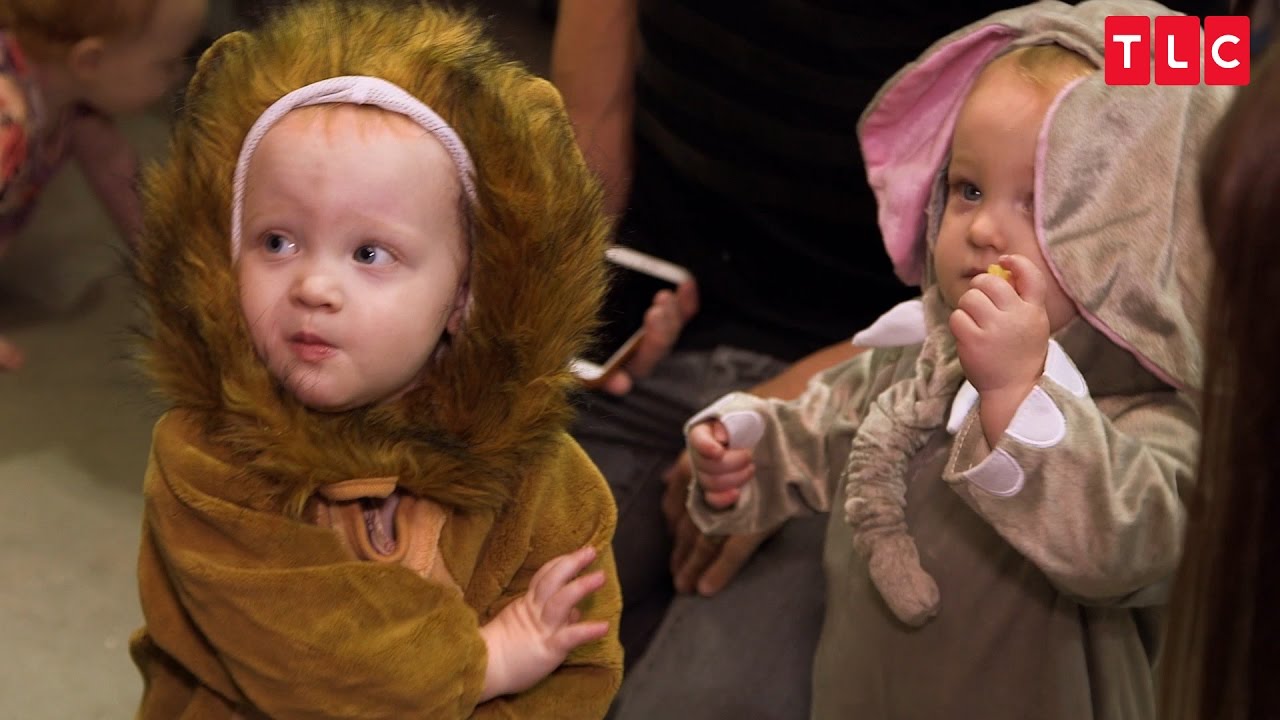 The Quints' Safari-Themed Halloween Costumes | OutDaughtered - YouTube