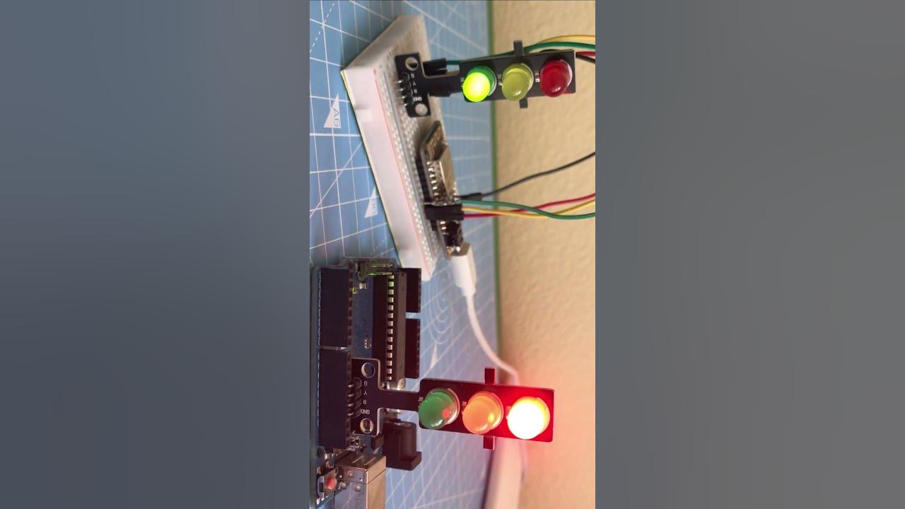 Traffic Light Arduino Demo Electronics Diy Arduinouno Electronicproject Arduino
