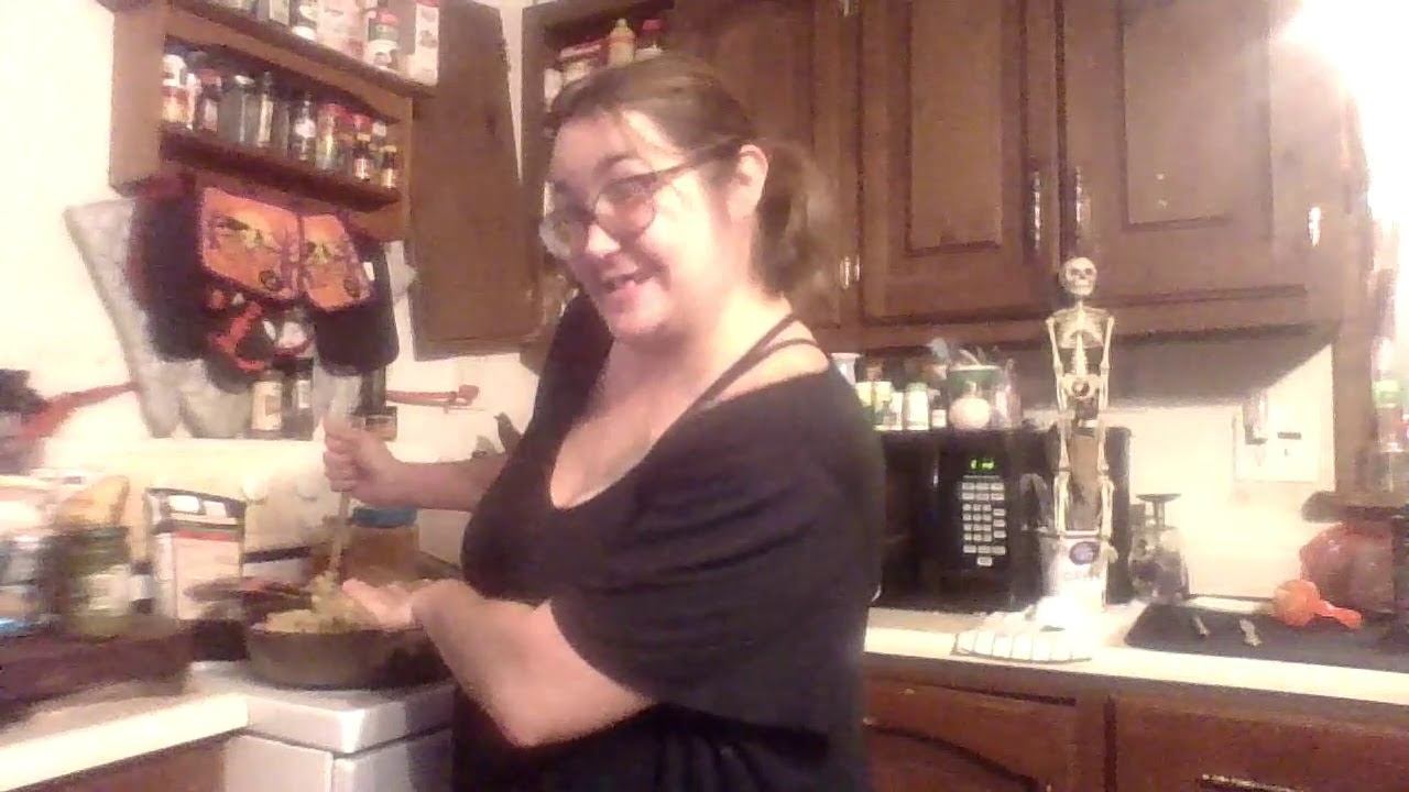 Cook with me T Day Leftover Cass - YouTube