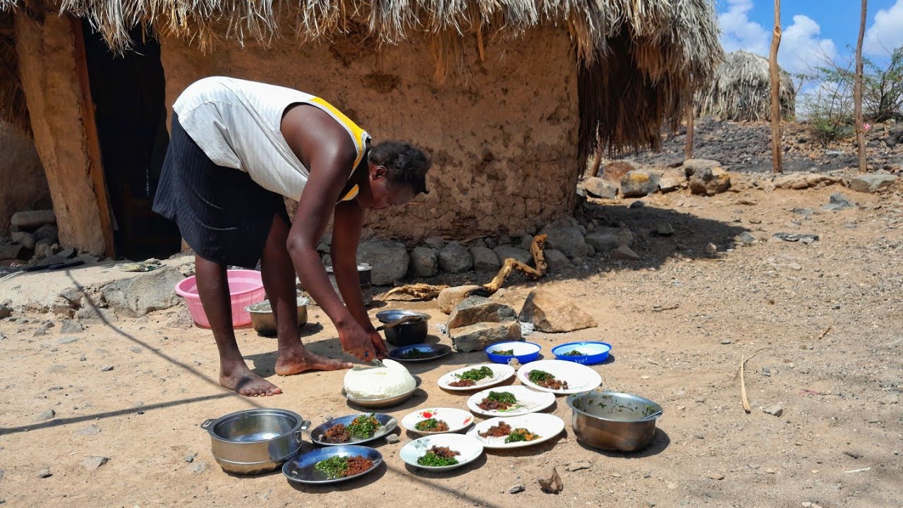 African village life//Cooking most Appetizing Turkana food - YouTube