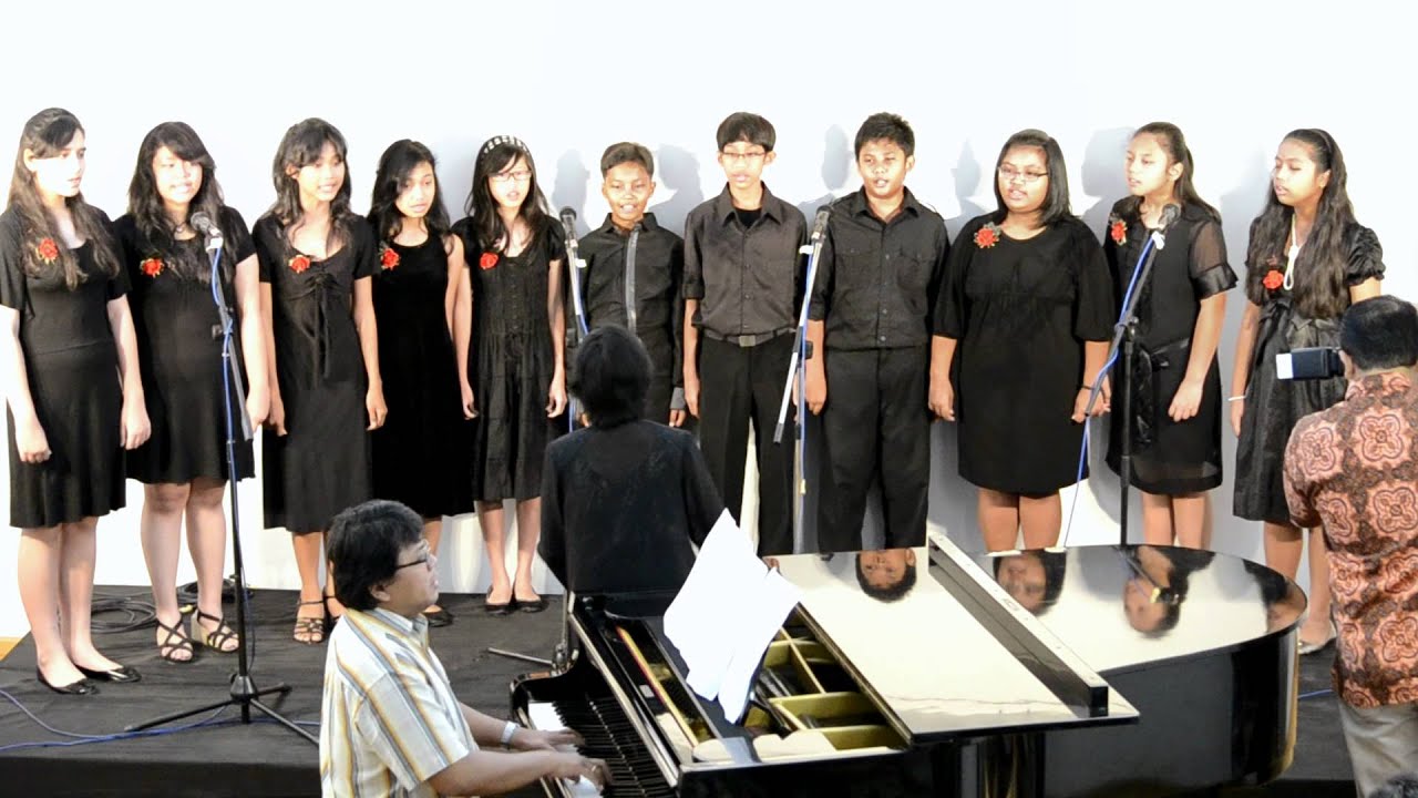 Choir - When you believe - @ Purwacaraka Classic Concert 15 Jan 2012 ...