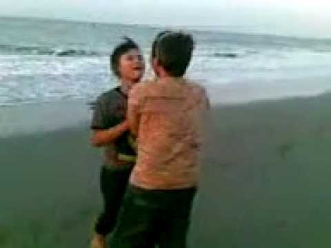 Denny Admojodoewono - Malu malu dong  \