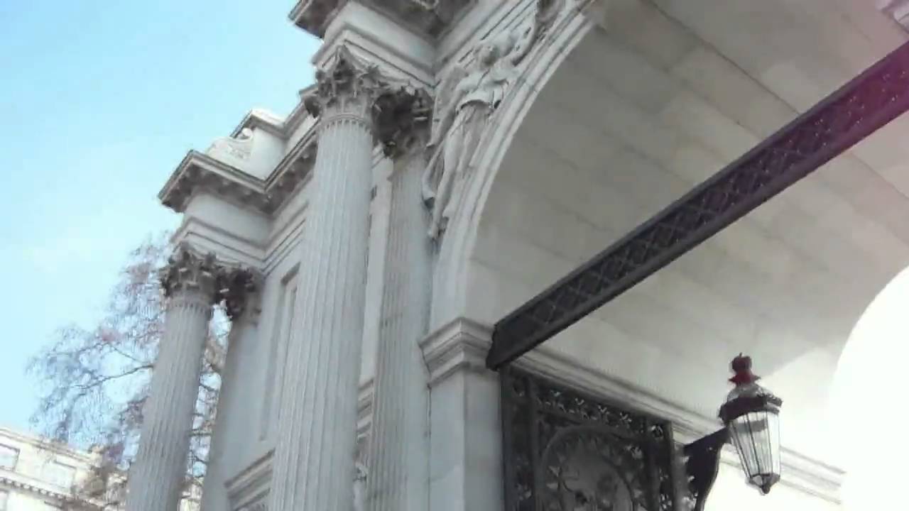 Things to do in London: Marble Arch - YouTube