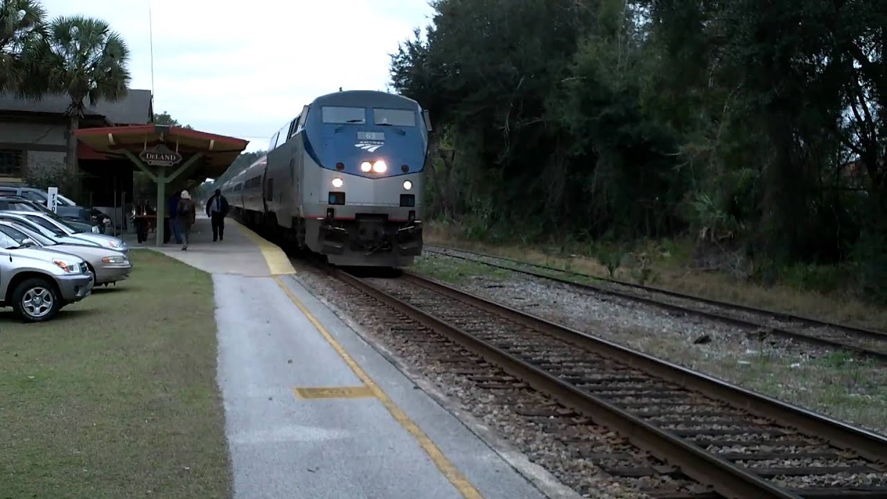98 Silver Meteor Amtrak Train Rolling Into Deland - YouTube