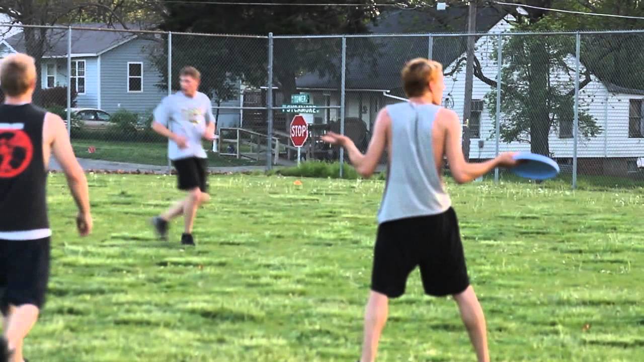 Ultimate Frisbee Highlights - YouTube