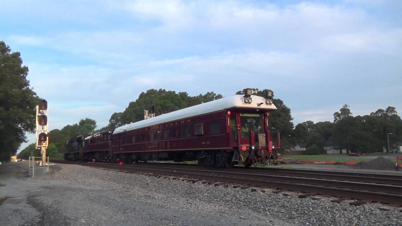 NS 2604 (EMD SD70M) leads NS 907 Geometry train - YouTube