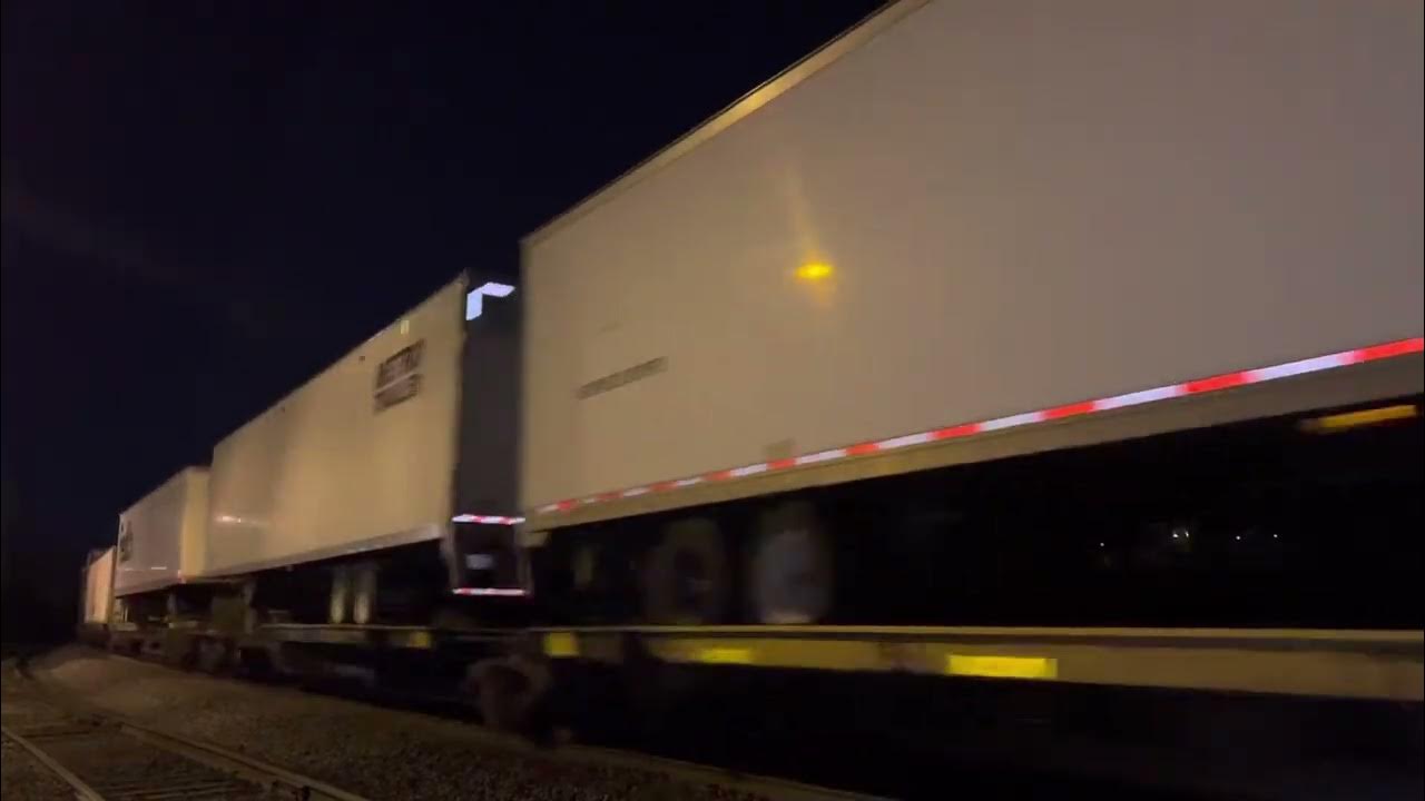 NS 9872 Dash9 leads NS 26X with a Nice K5LA At Piscataway,NJ - YouTube