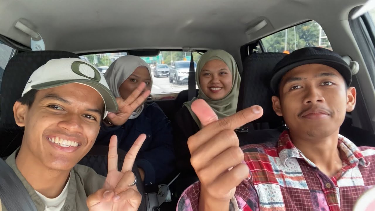 MKT558 — GROUP ASSIGNMENT (6FUNDAYS) - YouTube