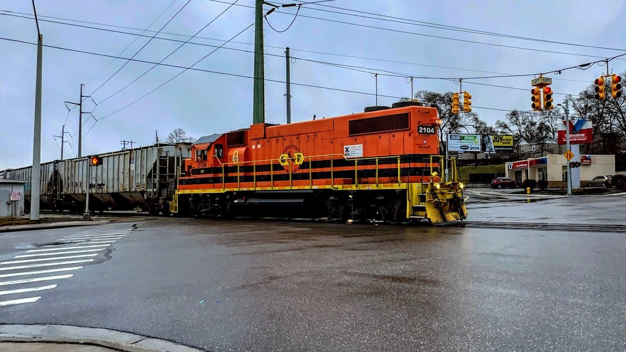 12/28/23 - GRE #2104 (First catch) leads a short Grain train to Ada, MI ...