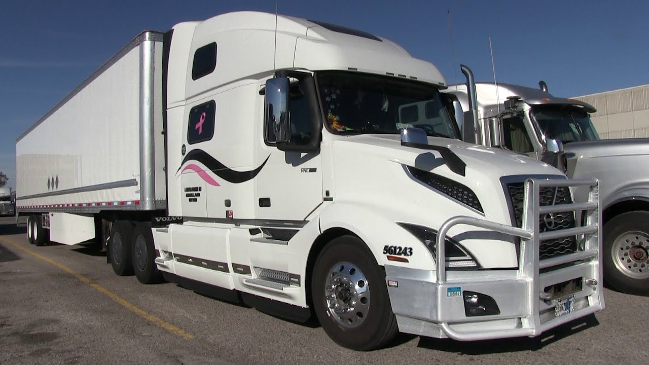 White Volvo 860 Parked At London Truck Stop - YouTube