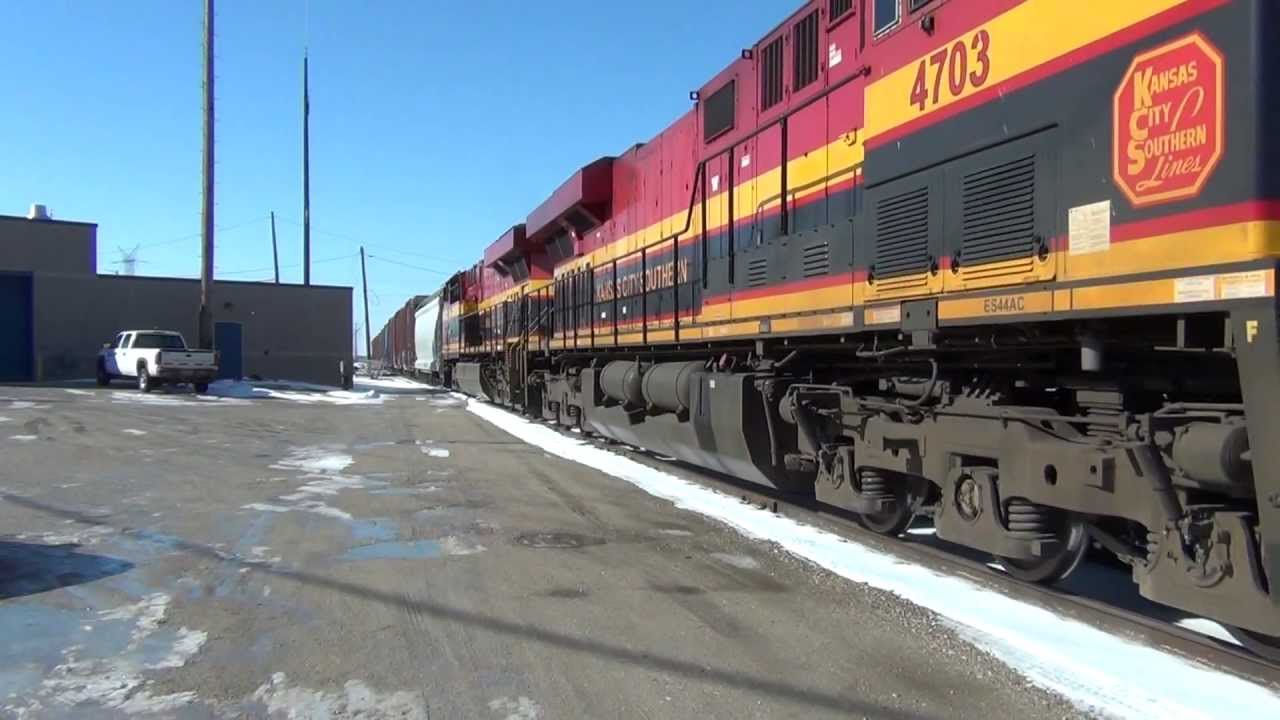 KCS 4703 leads 272 at Spaulding 2/24/13 (HD) - YouTube