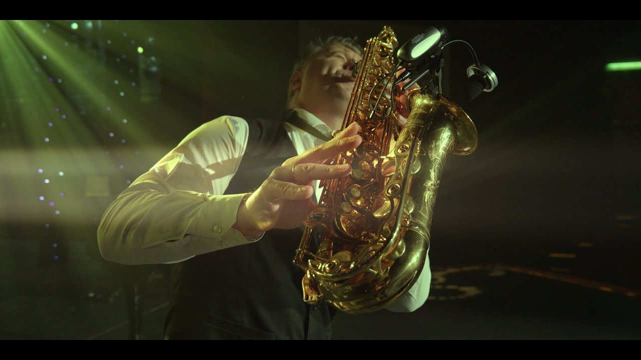 Easy on me -Sax Solo Show Reel - YouTube