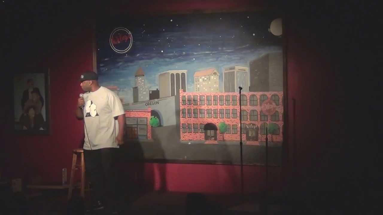 COMEDIAN LARRY STARKS AT WILEYS COMEDY CLUB (STAND UP) - YouTube