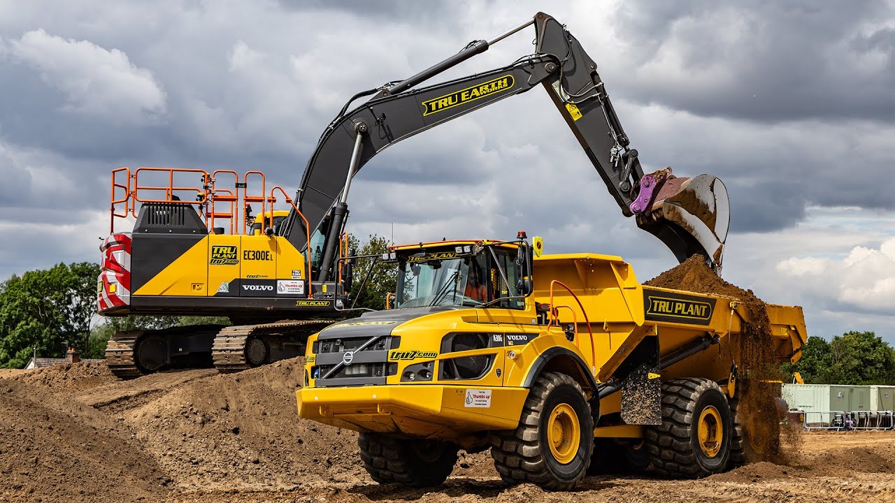 Top Soil Strip before Cut and Fill! | Tru Earthworks - YouTube