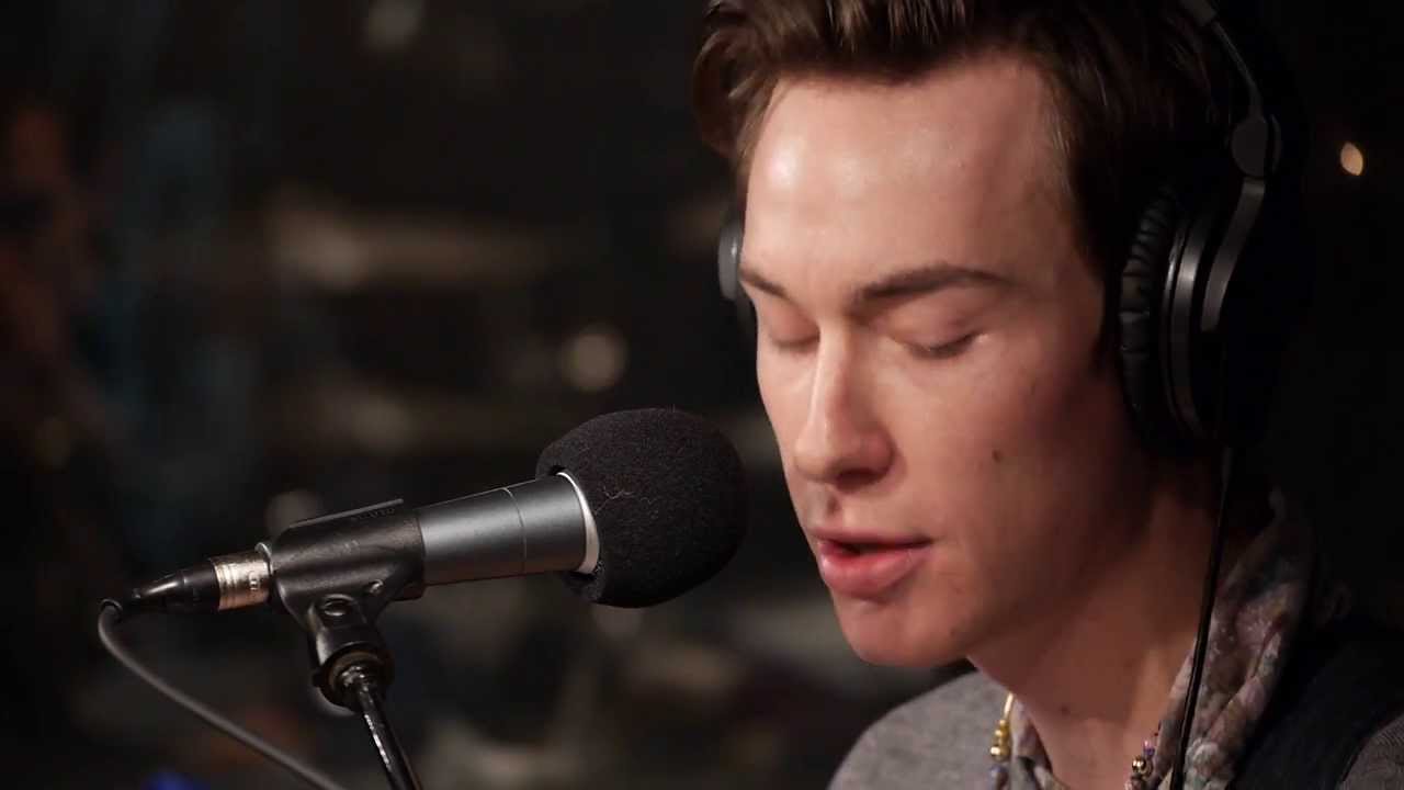 Arkomo - Pond (Live on KEXP) - YouTube