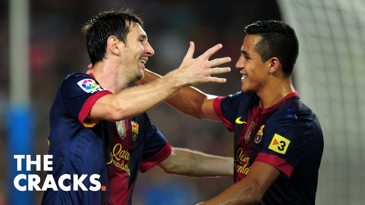 Messi's reaction to Alexis Sanchez's words - YouTube