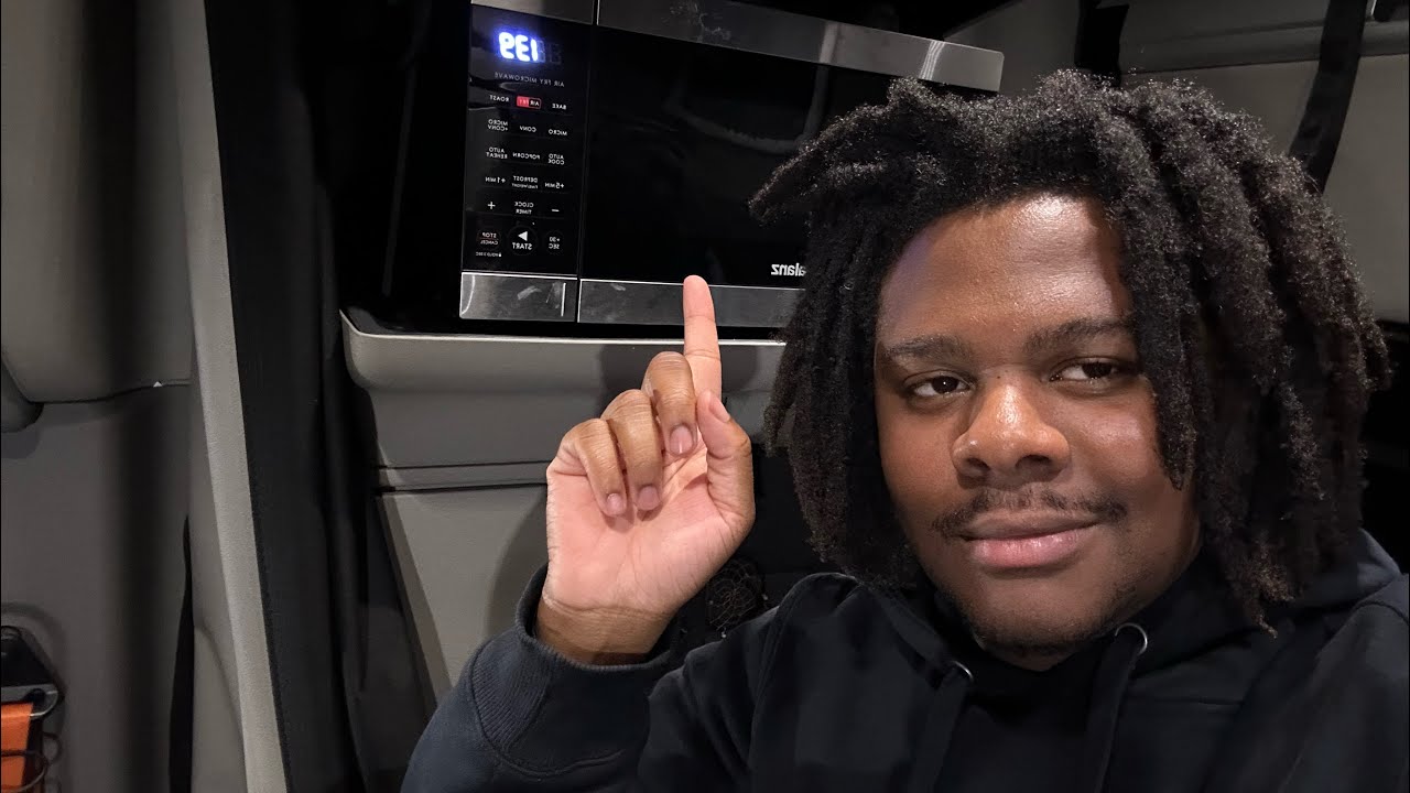 Chef Phoenix RUINS a WAGYU STEAK…in the truck? - YouTube