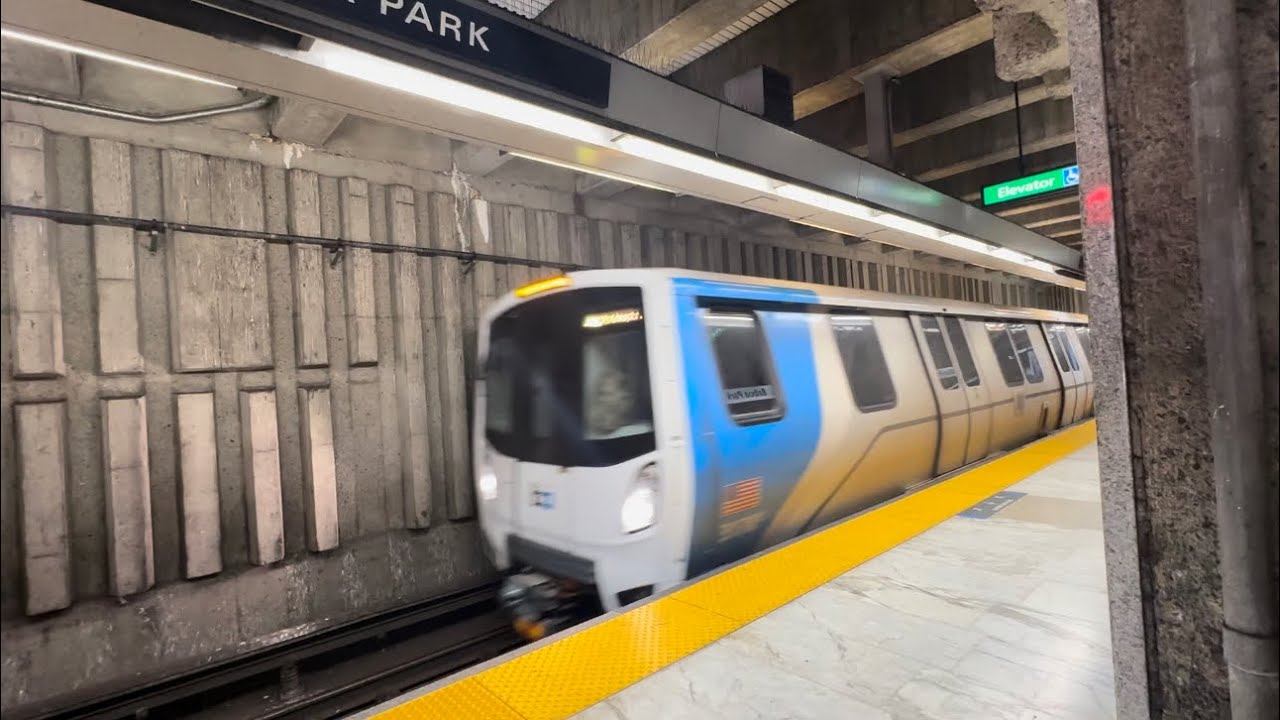 Bart yellow line train arrives at Balboa Park Station - YouTube
