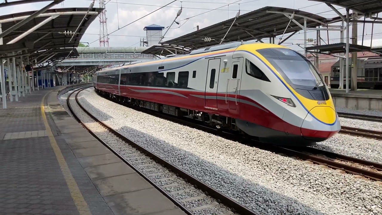 KTMB ETS Business Class & Locomotive Clip at KTMB Rawang Station ...