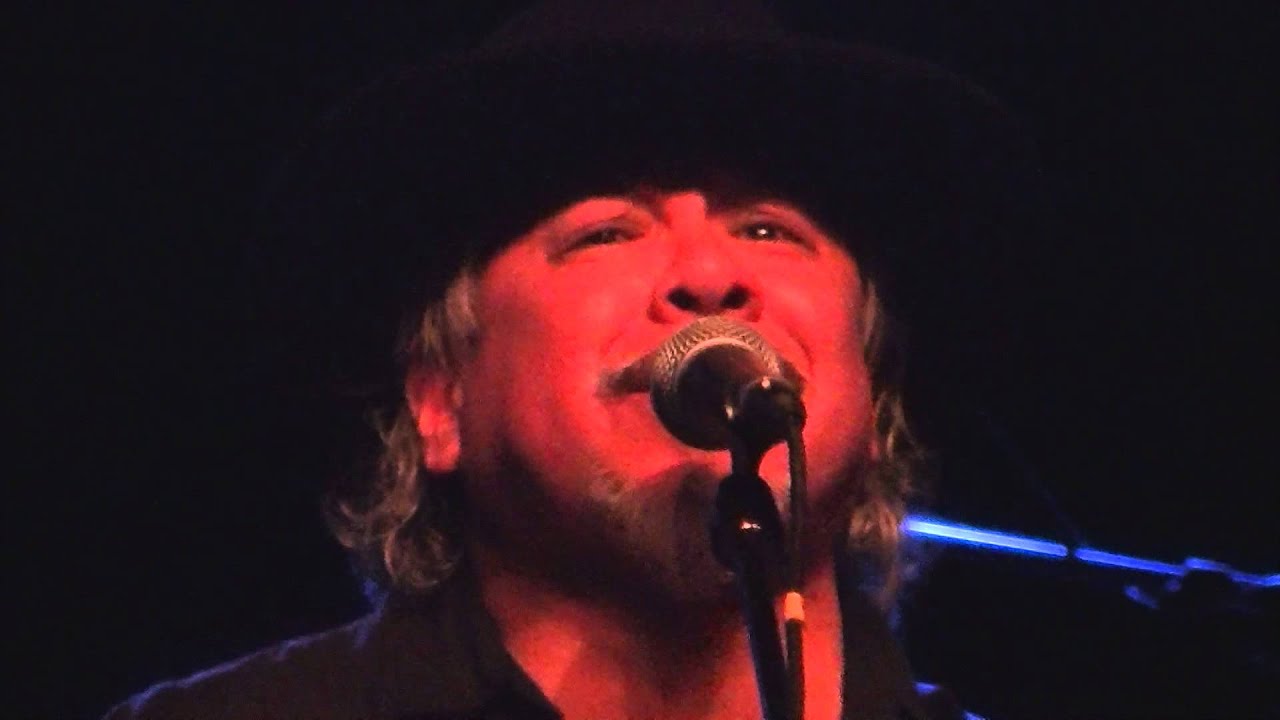 Sam Llanas-Walkin' After Midnight live in Milwaukee, WI 11-11-14 - YouTube
