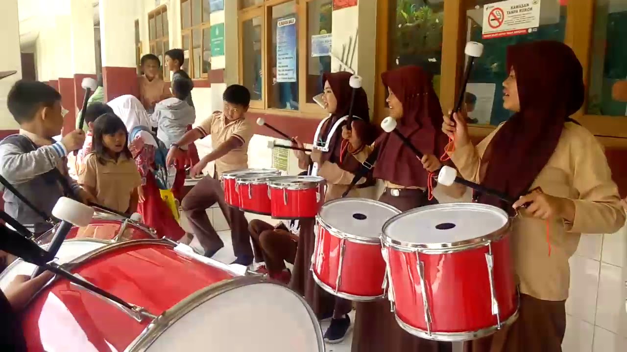 Dram band SDN 12 Lembang - YouTube