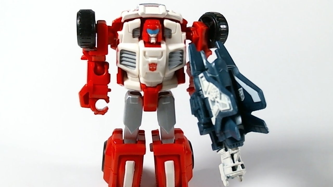 GTR: Transformers Generations Swerve and Flanker figure review. - YouTube