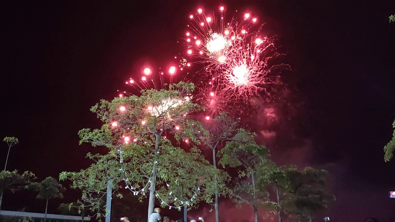 Sm Seaside Sinulog Fireworks 2020 - YouTube